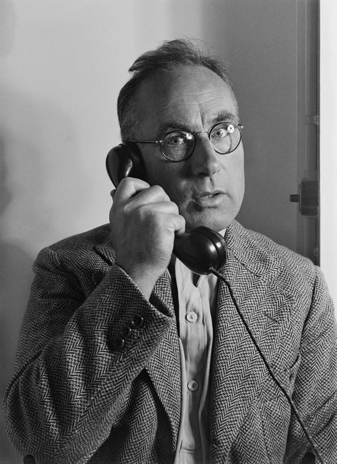 NKF: Piet Zwart’s Avant-Garde Catalog for Standard Cables, 1927–1928 ...